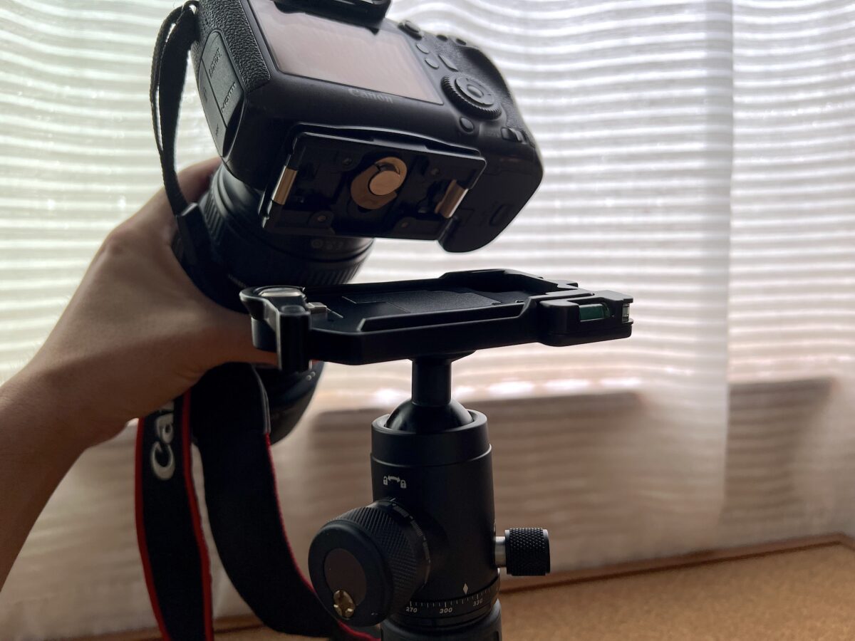 三脚ケース付き｜ベルボンのトラベル三脚「UT-63II」が旅行におすすめな話 | フォトロマ