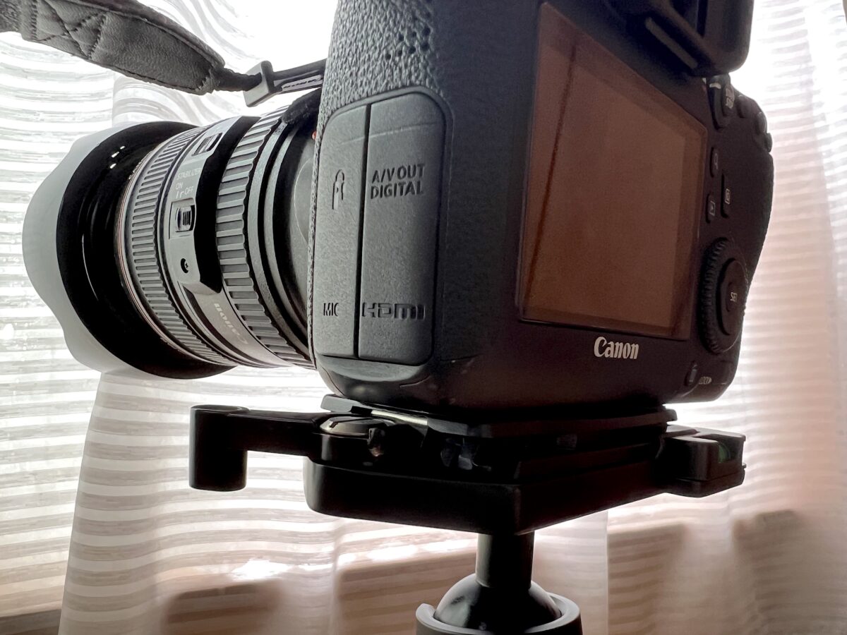 三脚ケース付き｜ベルボンのトラベル三脚「UT-63II」が旅行におすすめな話 | フォトロマ