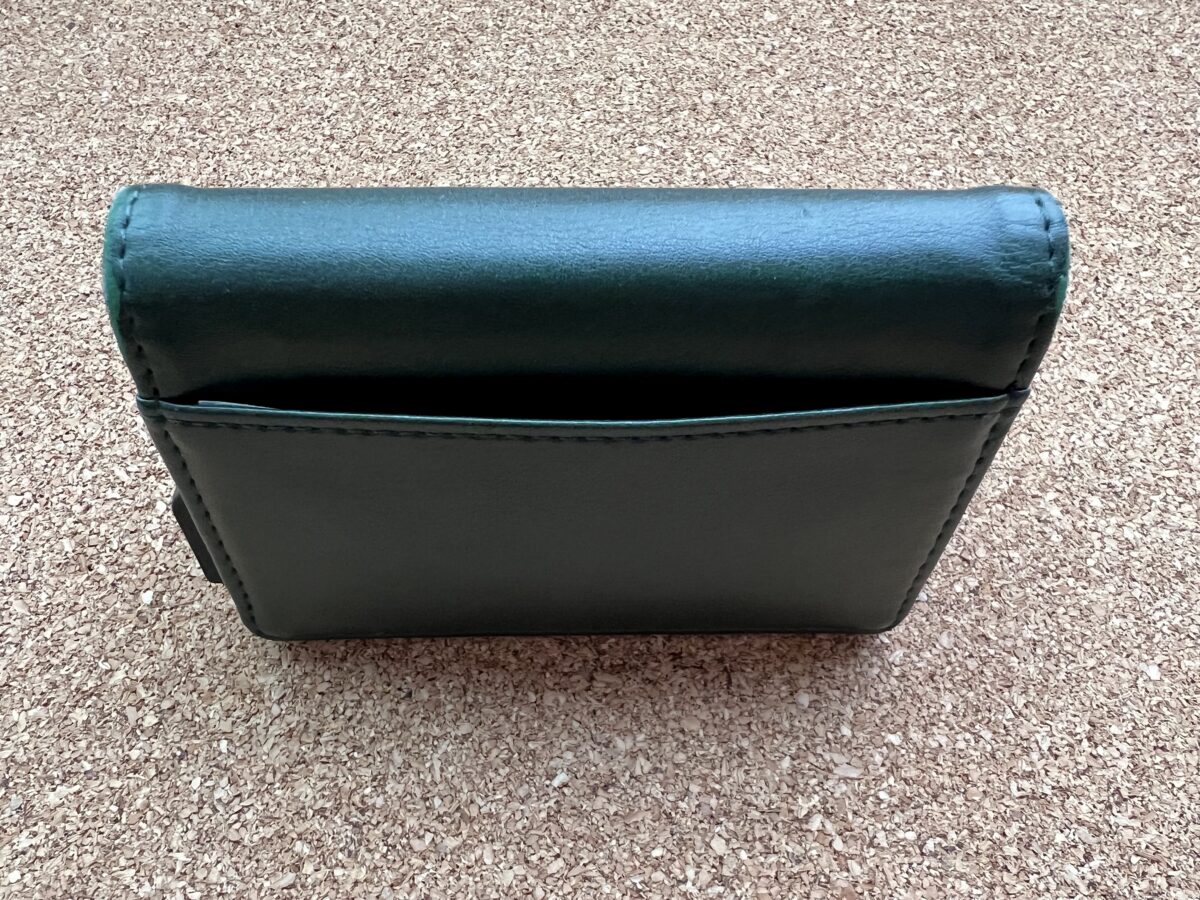 5年以上利用した薄型のスライド式カードケース「Zepirion」の評判を正直レビュー | フォトロマ